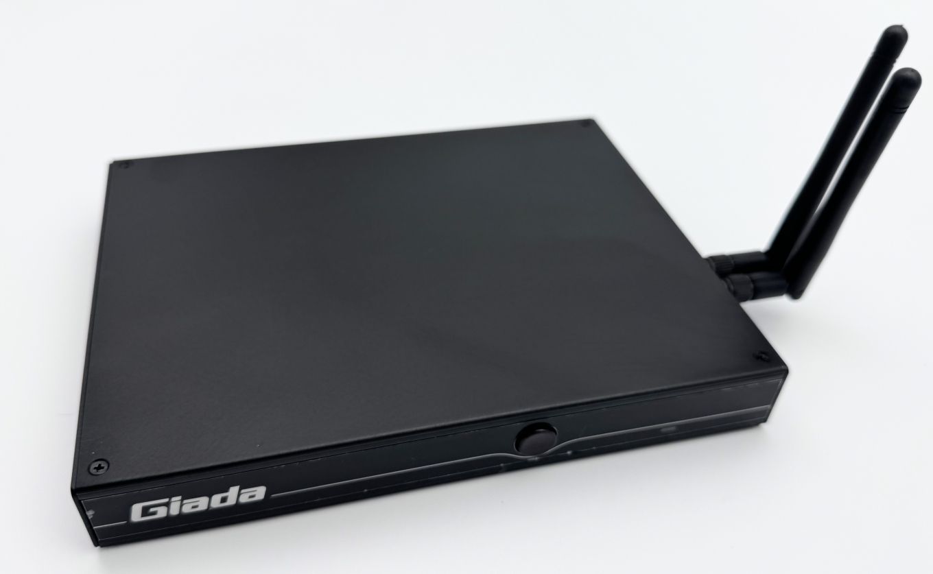Giada D613. Mini-pc met 4x HDMI en Raptor Lake. - TechnologyInsider