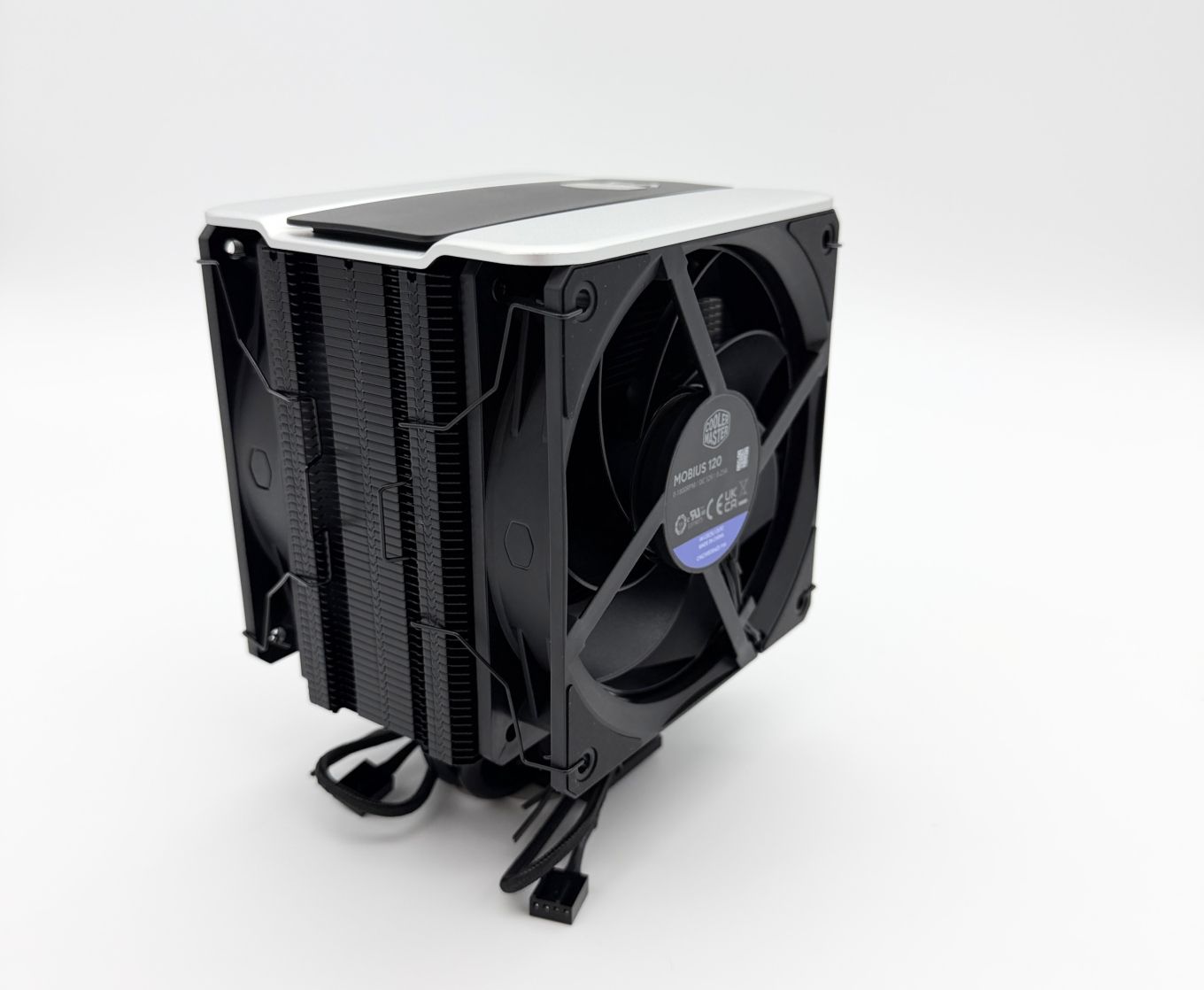 Cooler Master V4 Alpha 3DHP. Een interessante, innovatieve luchtkoeler ...